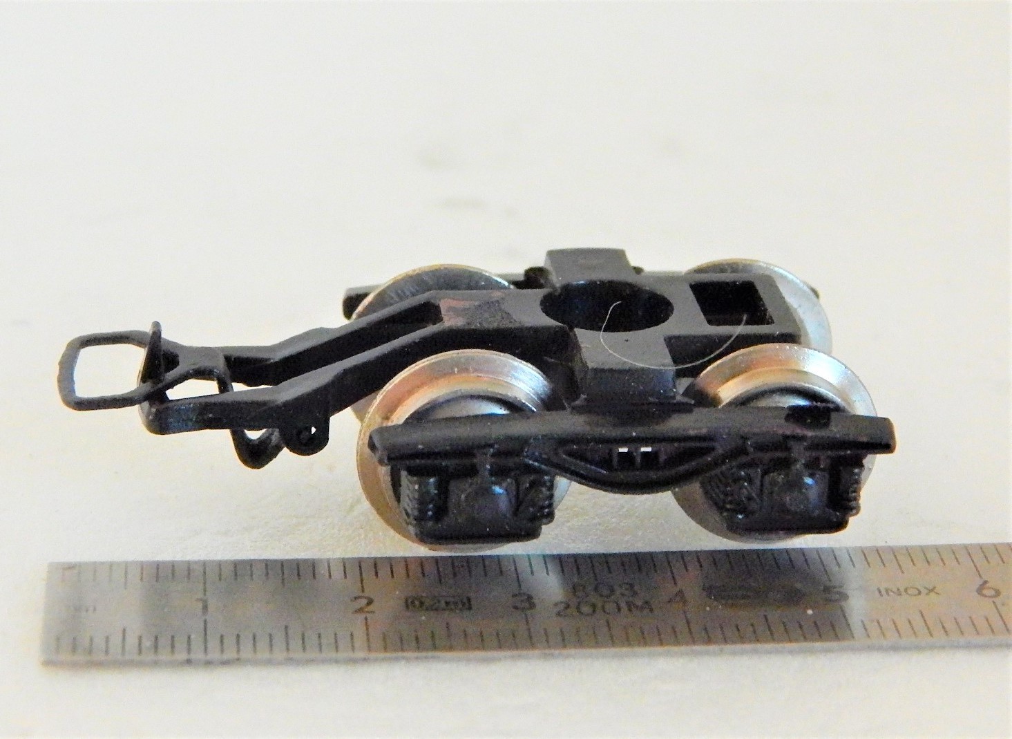 UN BOGIE TYPE Y 25 NOIR ROUES METAL DE WAGON JOUEF HO - - CC2RAILS.COM