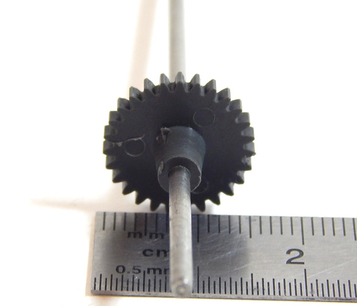 R 16260 - AXE + COURONNE 15mm DE LOCOMOTIVE BB 9200 / 67001 JOUEF H...