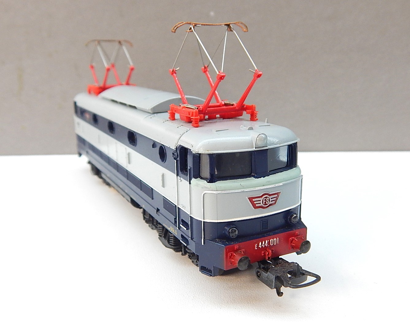 LIMA LOCOMOTIVE ELECTRIQUE E 444. LOGO LA TORTUE TRES BON ETAT SANS...