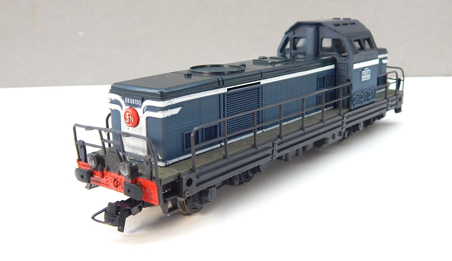 JOUEF LOCOMOTIVE DIESEL BB 66150 JOUEF EVOLUTION SANS BOITE HO - CC...