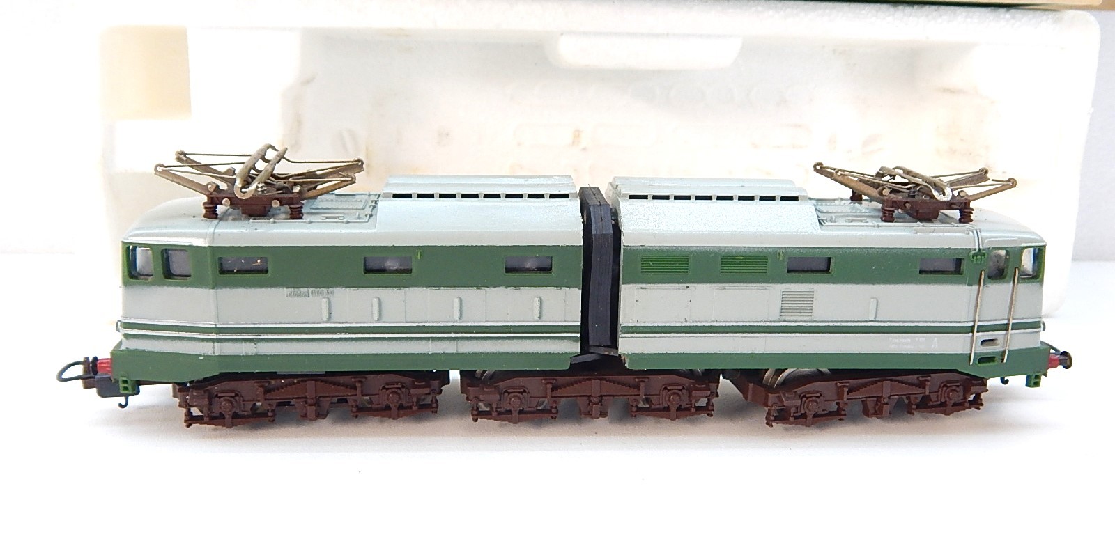 REF 8626 LIMA LOCOMOTIVE ELECTRIQUE FS 646-060 TRES BON ETAT EN BOI...