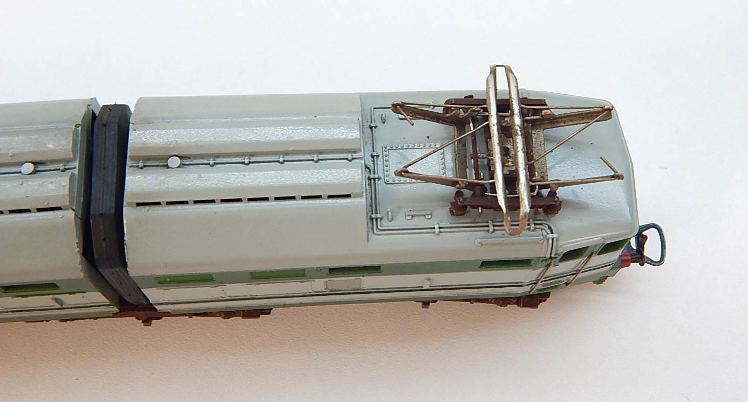 REF 8626 LIMA LOCOMOTIVE ELECTRIQUE FS 646-060 TRES BON ETAT EN BOI...