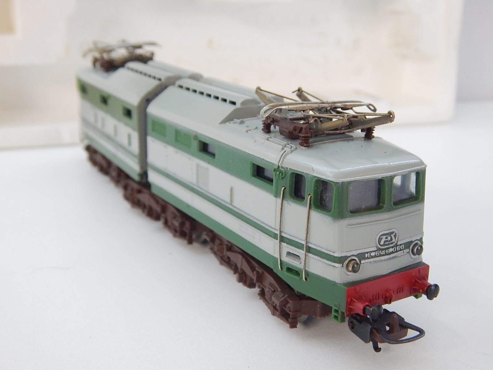 REF 8626 LIMA LOCOMOTIVE ELECTRIQUE FS 646-060 TRES BON ETAT EN BOI...