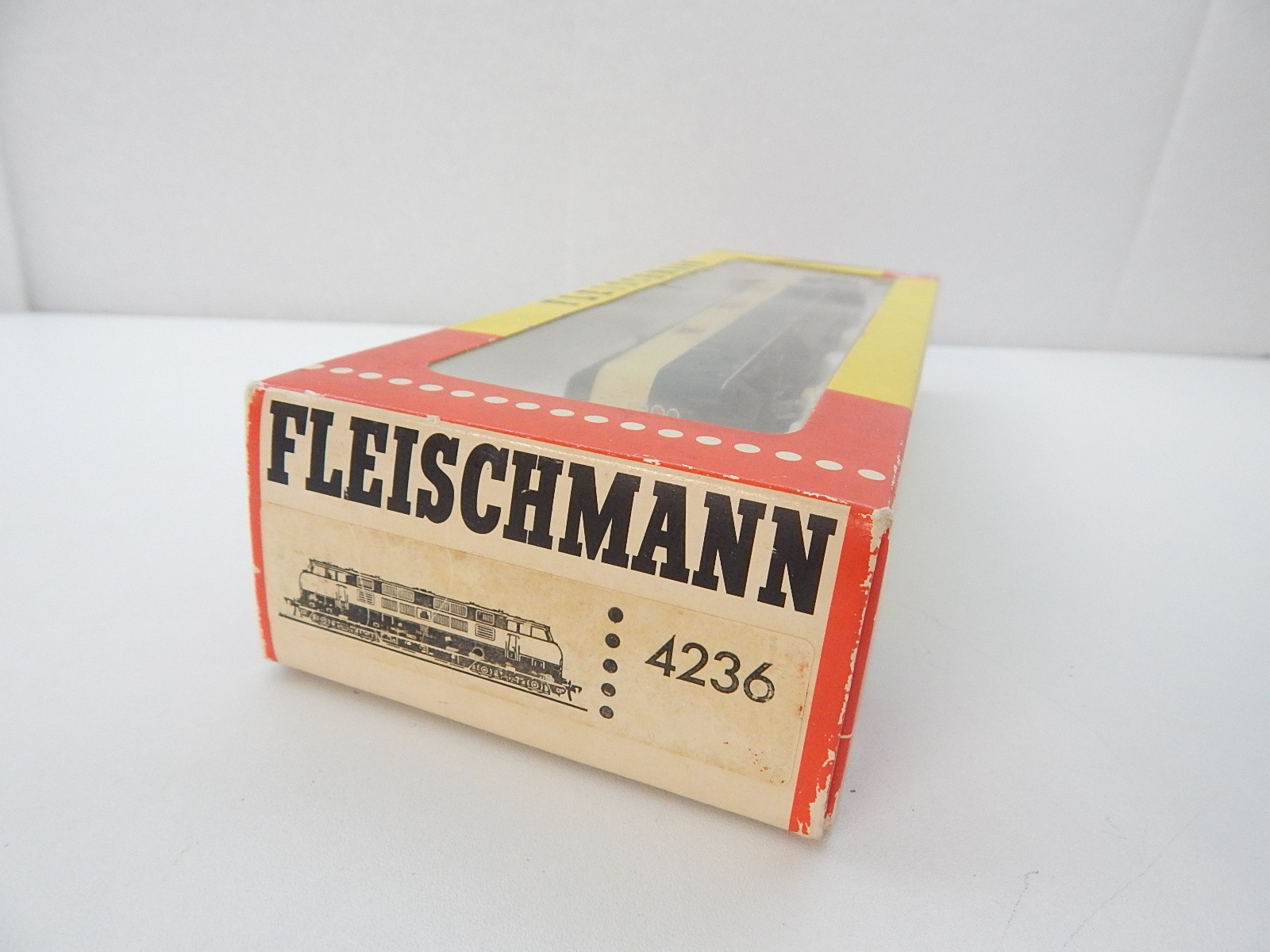 4236 FLEISCHMANN LOCOMOTIVE DB 221 010 - SUPERBE ETAT EN BOITE HO