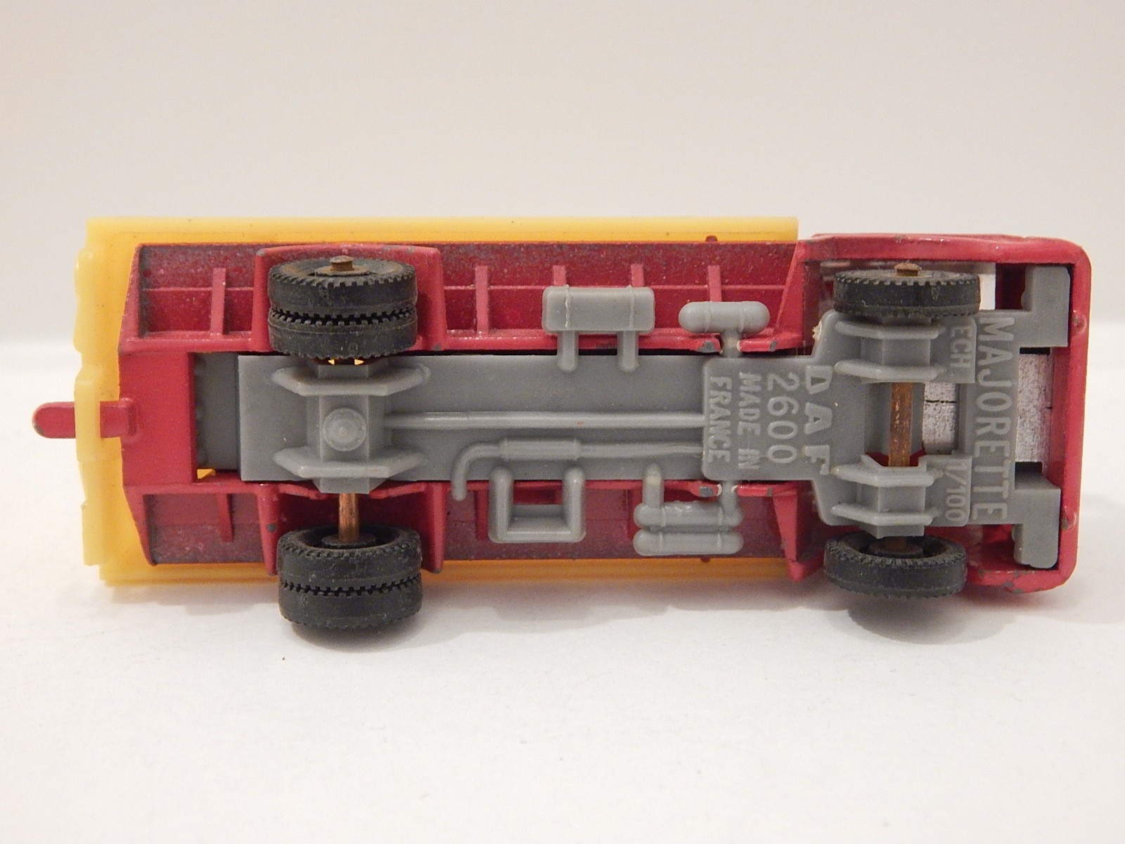 MAJORETTE CAMIONS DAFF 2600 CITERNE SHELL 1/100 SANS BOITE - CC2RAI...