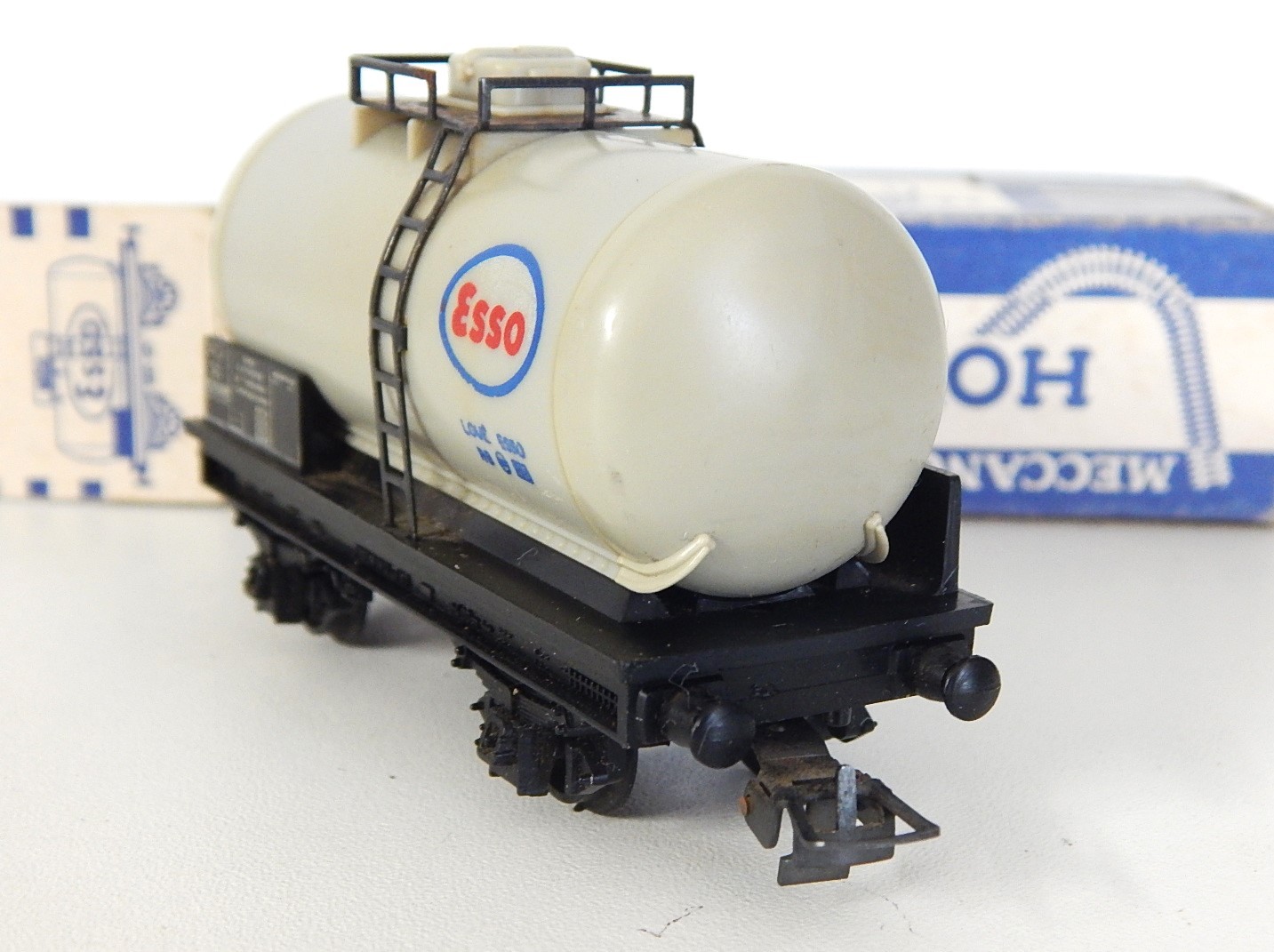 REF 7100 HORNBY WAGON CITERNE ESSO GRIS EN BOITE BLEU - CC2RAILS.COM